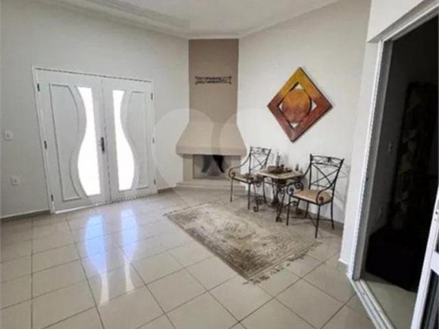 Casa para venda em Bomfim de 380.00m² com 4 Quartos, 1 Suite e 4 Garagens