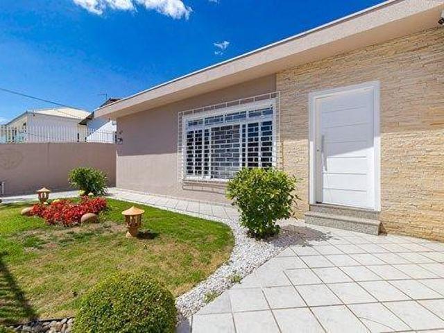 Casa para venda em Boqueirão de 250.00m² com 4 Quartos, 2 Suites e 4 Garagens