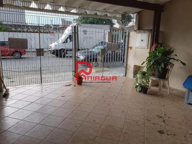 Casa para venda em Boqueirão de 90.00m² com 2 Quartos, 1 Suite e 2 Garagens