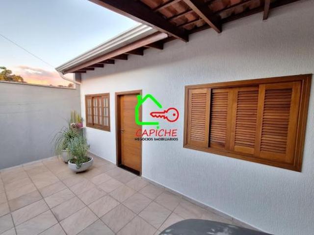 Casa para venda em Bosque de 242.00m² com 2 Quartos, 1 Suite e 3 Garagens