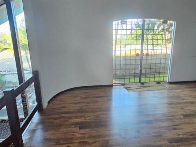 Casa para venda em Bosque de 702.00m² com 4 Quartos e 2 Garagens
