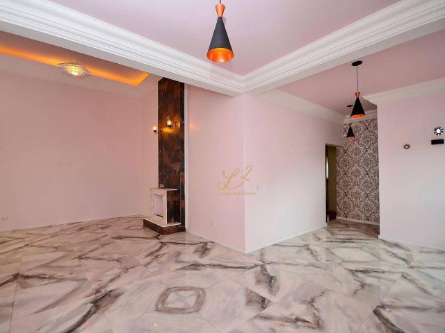 Casa para venda em Bacacheri em Curitiba Paraná de 450.00m² com 6 Quartos, 3 Suítes e 4 Garagens