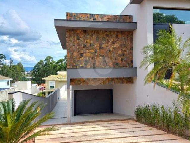 Casa para venda em Bairro Da Mina de 220.00m² com 3 Quartos, 3 Suites e 2 Garagens
