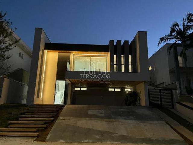 Casa para venda em Bairro Itapema de 318.00m² com 3 Quartos, 3 Suites e 3 Garagens