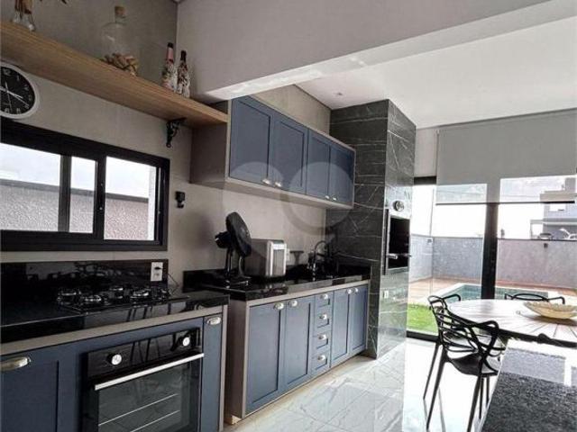 Casa para venda em Bairro Inválido de 153.00m² com 3 Quartos, 1 Suite e 4 Garagens