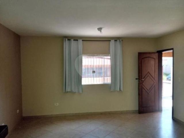 Casa para venda em Bairro Inválido de 150.00m² com 3 Quartos, 1 Suite e 2 Garagens