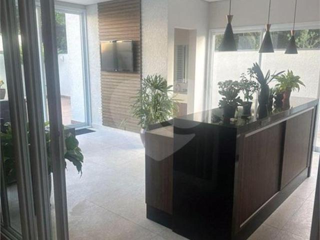 Casa para venda em Bairro Inválido de 160.00m² com 3 Quartos, 1 Suite e 2 Garagens