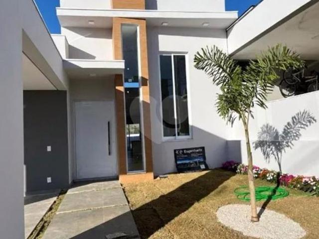 Casa para venda em Bairro Inválido de 164.00m² com 3 Quartos, 1 Suite e 2 Garagens