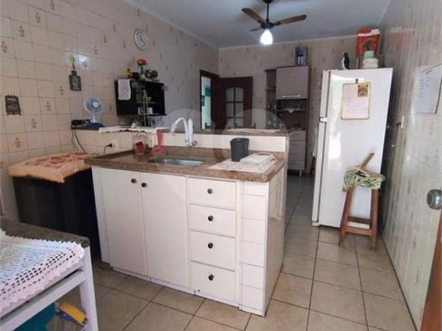Casa para venda em Bairro Inválido de 166.00m² com 3 Quartos, 1 Suite e 4 Garagens