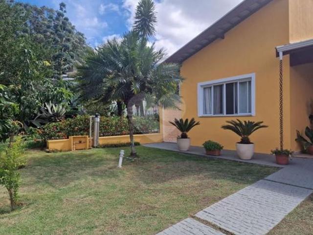Casa para venda em Bairro Inválido de 170.00m² com 3 Quartos, 2 Suites e 3 Garagens