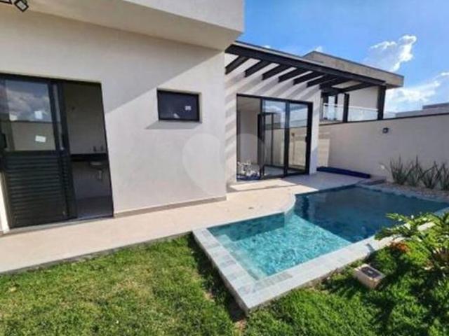 Casa para venda em Bairro Inválido de 175.00m² com 3 Quartos, 1 Suite e 2 Garagens