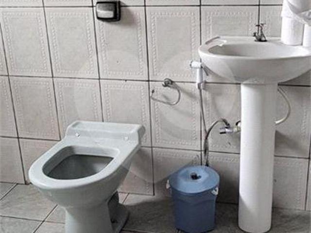 Casa para venda em Bairro Inválido de 197.00m² com 2 Quartos, 1 Suite e 6 Garagens