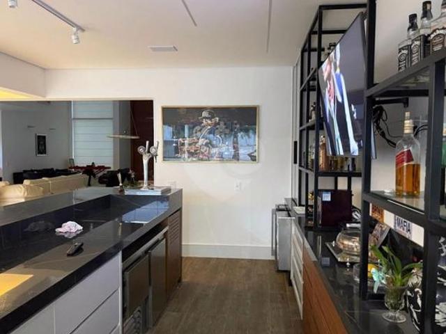 Casa para venda em Bairro Inválido de 1000.00m² com 5 Quartos, 4 Suites e 4 Garagens