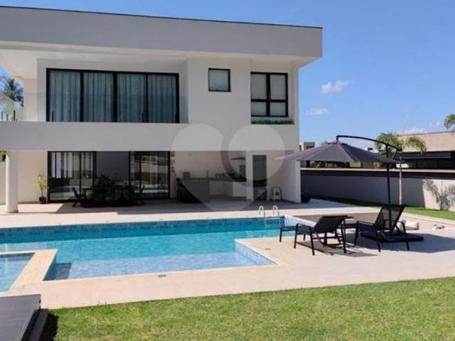 Casa para venda em Bairro Inválido de 1016.00m² com 4 Quartos, 4 Suites e 6 Garagens