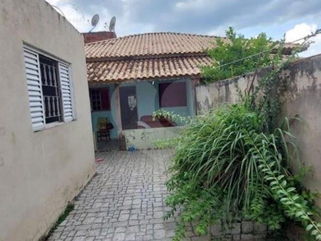 Casa para venda em Bairro Inválido de 120.00m² com 3 Quartos e 4 Garagens