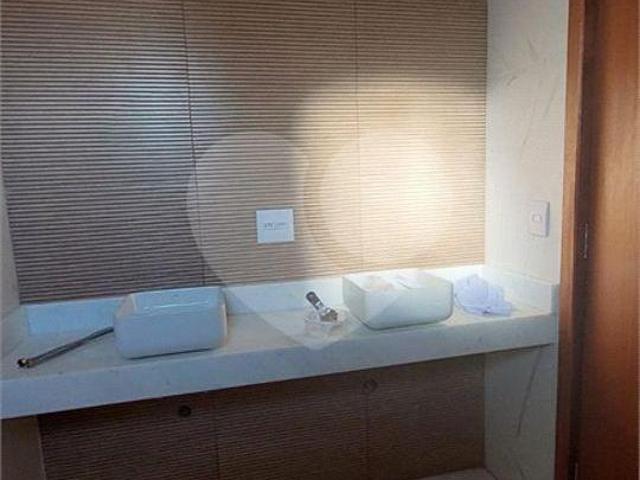 Casa para venda em Bairro Inválido de 259.00m² com 3 Quartos, 1 Suite e 2 Garagens