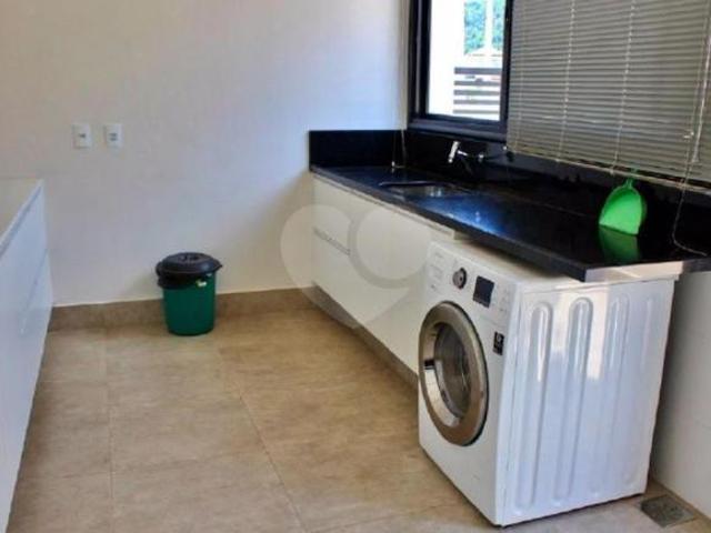 Casa para venda em Bairro Inválido de 260.00m² com 3 Quartos, 2 Suites e 4 Garagens