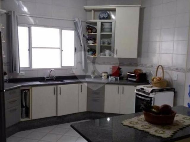 Casa para venda em Bairro Inválido de 268.00m² com 4 Quartos, 1 Suite e 4 Garagens