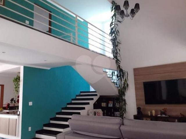 Casa para venda em Bairro Inválido de 299.00m² com 3 Quartos, 2 Suites e 6 Garagens