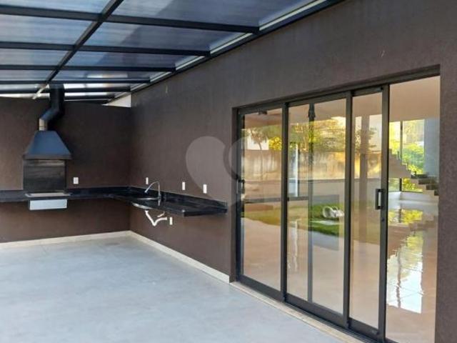 Casa para venda em Bairro Inválido de 202.00m² com 3 Quartos, 1 Suite e 2 Garagens