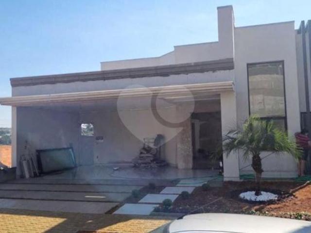 Casa para venda em Bairro Inválido de 212.00m² com 3 Quartos, 3 Suites e 3 Garagens