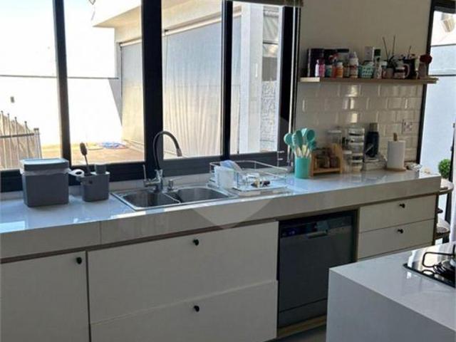 Casa para venda em Bairro Inválido de 217.00m² com 3 Quartos, 1 Suite e 4 Garagens