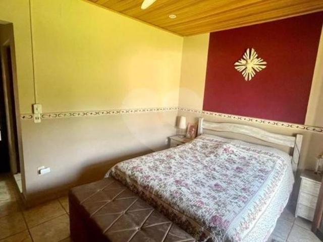 Casa para venda em Bairro Inválido de 340.00m² com 3 Quartos, 1 Suite e 4 Garagens