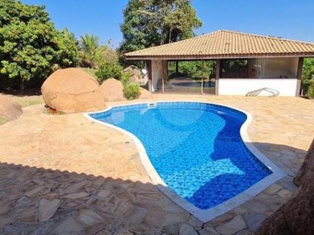 Casa para venda em Bairro Inválido de 362.00m² com 3 Quartos, 1 Suite e 10 Garagens