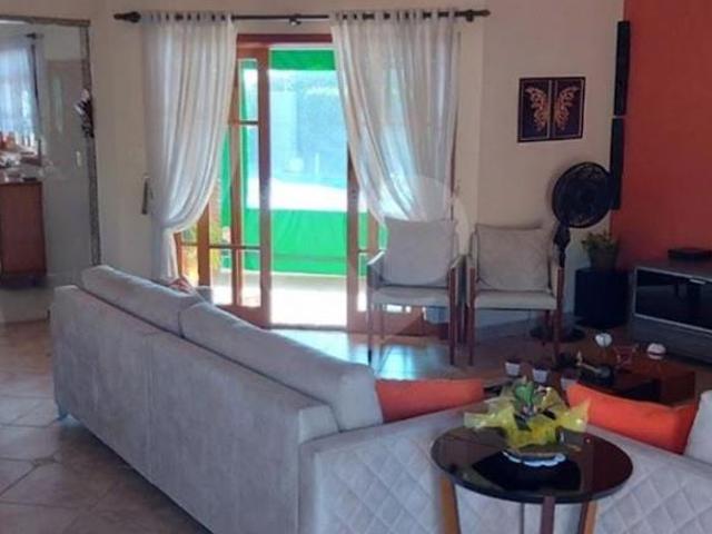 Casa para venda em Bairro Inválido de 320.00m² com 3 Quartos, 1 Suite e 3 Garagens