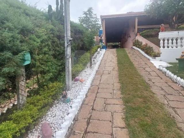Casa para venda em Bairro Inválido de 327.00m² com 4 Quartos, 4 Suites e 4 Garagens