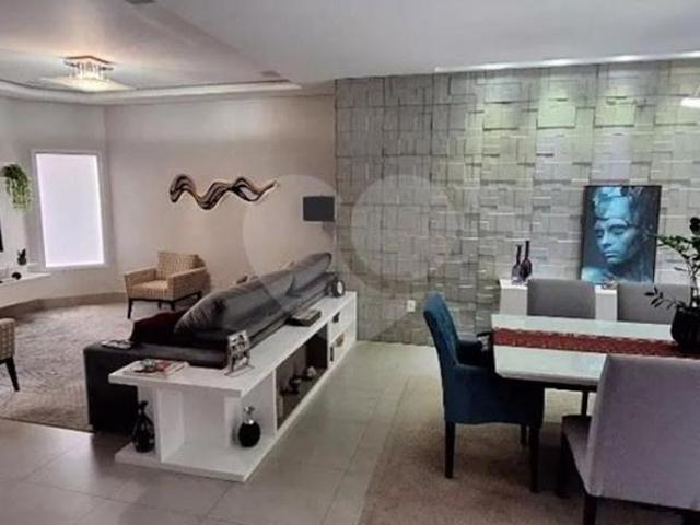 Casa para venda em Bairro Inválido de 329.00m² com 3 Quartos, 3 Suites e 4 Garagens