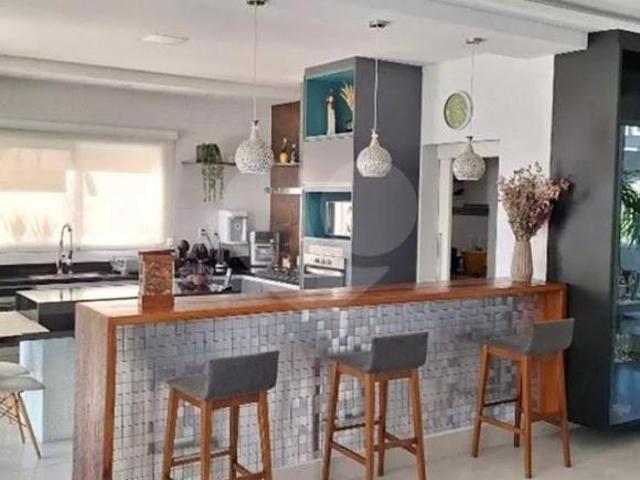 Casa para venda em Bairro Inválido de 329.00m² com 3 Quartos, 3 Suites e 4 Garagens
