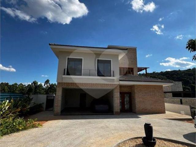 Casa para venda em Bairro Inválido de 450.00m² com 5 Quartos, 5 Suites e 4 Garagens