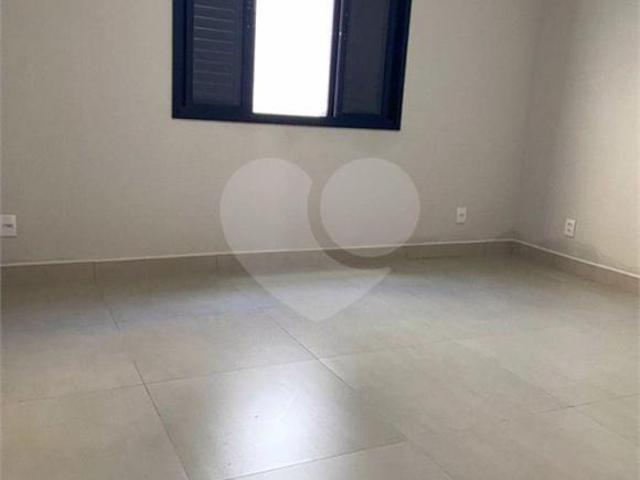 Casa para venda em Bairro Inválido de 92.00m² com 3 Quartos, 1 Suite e 2 Garagens