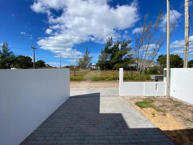 Casa para Venda em Balneário Pinhal, Centro, 2 dormitórios, 1 banheiro, 1 vaga