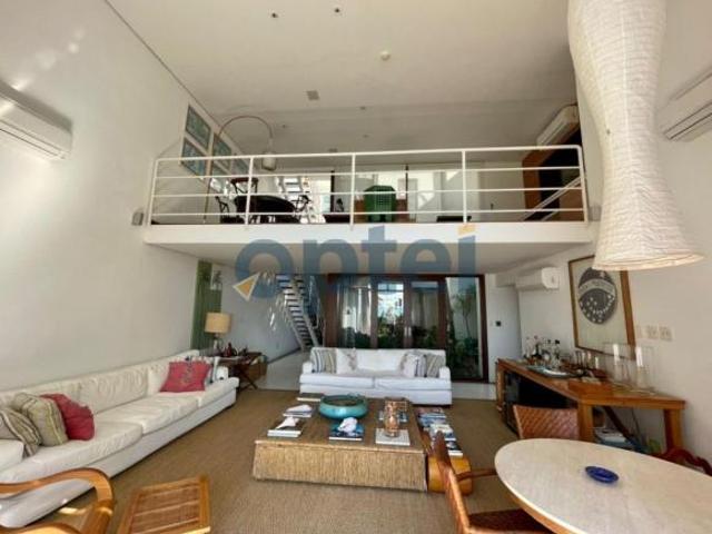 Casa para venda em Balneário Praia Do Pernambuco de 458.00m² com 5 Quartos, 5 Suites e 4 Garagens