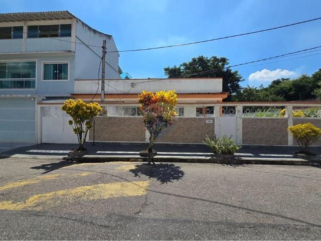 Casa para venda em Bangu em Rio De Janeiro Rio de Janeiro de 121.00m² com 3 Quartos e 5 Garagens