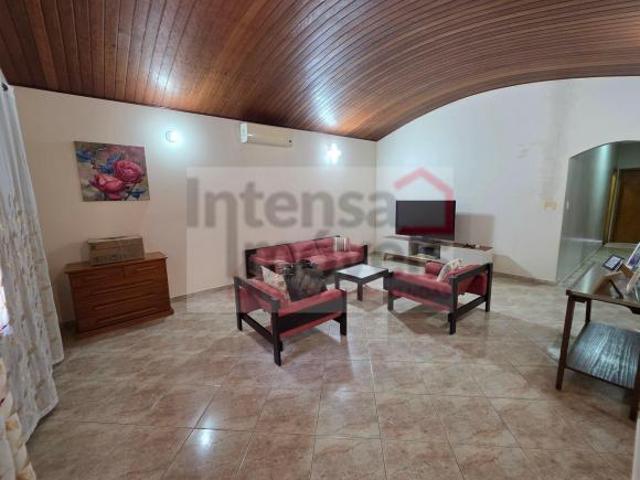 Casa para venda em Barranco de 750.00m² com 3 Quartos, 1 Suite e 3 Garagens