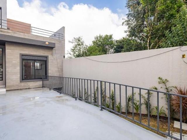 Casa para venda em Barreirinha de 80.00m² com 3 Quartos, 2 Suites e 2 Garagens