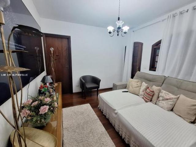 Casa para Venda em Barueri, JARDIM TUPANCI, 3 dormitórios, 2 banheiros, 2 vagas