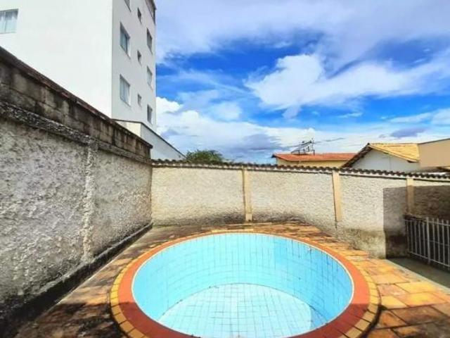 Casa para Venda em Belo Horizonte, Santa Mônica, 3 dormitórios, 1 suíte, 2 banheiros, 1 vaga