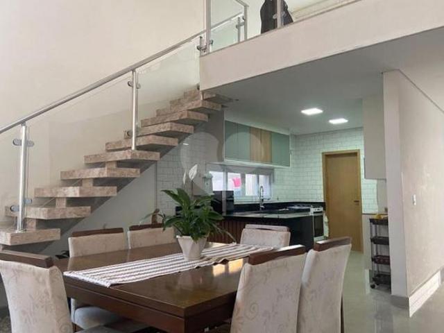 Casa para venda em Bella Vittà de 240.00m² com 3 Quartos, 2 Suites e 2 Garagens