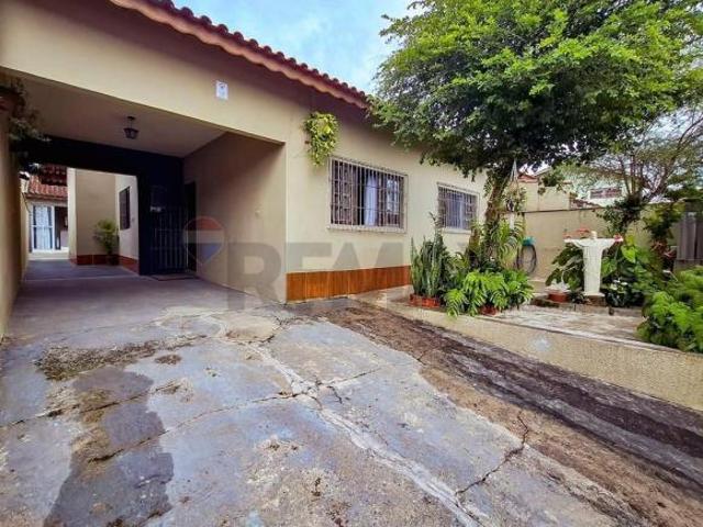 Casa para venda em Belmira Novaes de 118.00m² com 3 Quartos, 1 Suite e 2 Garagens