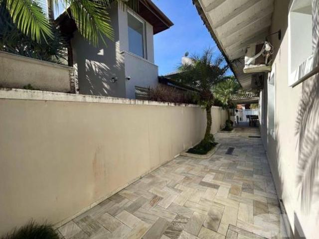 CASA para Venda em BERTIOGA RIVIERA DE SÃO LOURENÇO com 151 m2 de Área Útil, 4 Dormitório s, 2 Su