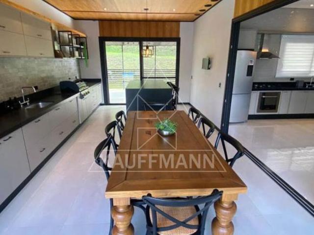 Casa para Venda em Bragança Paulista 3 Suítes,,3 vagas, 500m² A.U