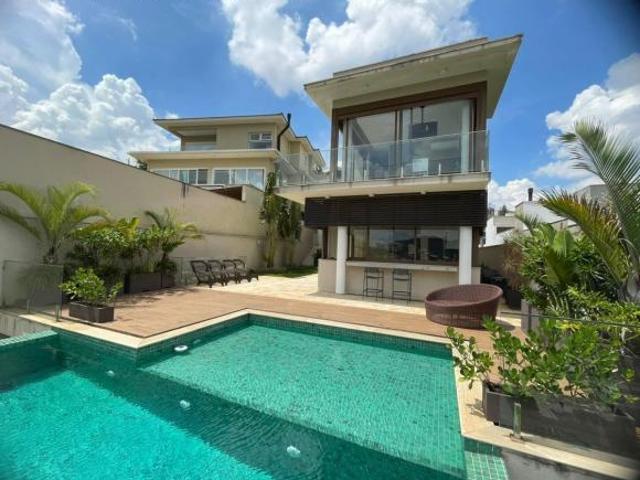 Casa para Venda em Bragança Paulista, 4 dormitórios, 4 suítes, 6 banheiros, 4 vagas