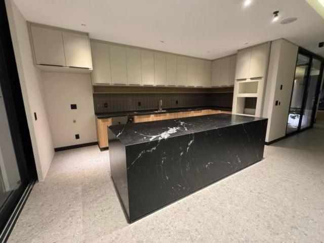 Casa para Venda em Bragança Paulista, Jardim Santa Rita De Cássia, 3 dormitórios, 1 suíte, 3 banheir