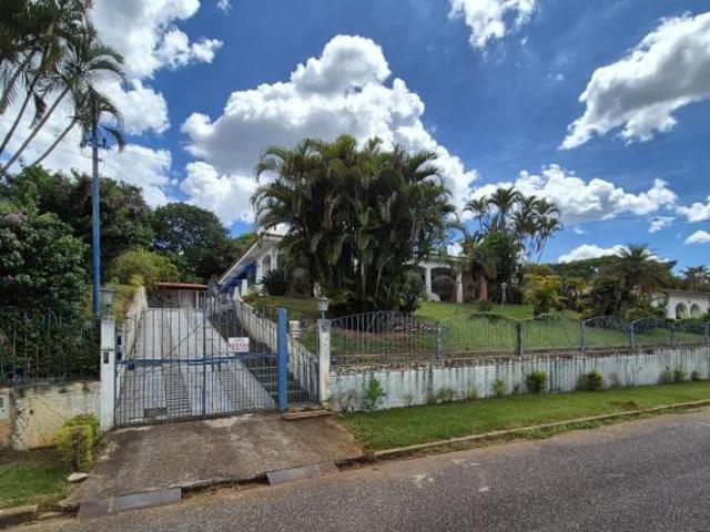 Casa para Venda em Bragança Paulista, Lagos de Santa Helena, 4 dormitórios, 2 suítes, 5 banheiros, 6