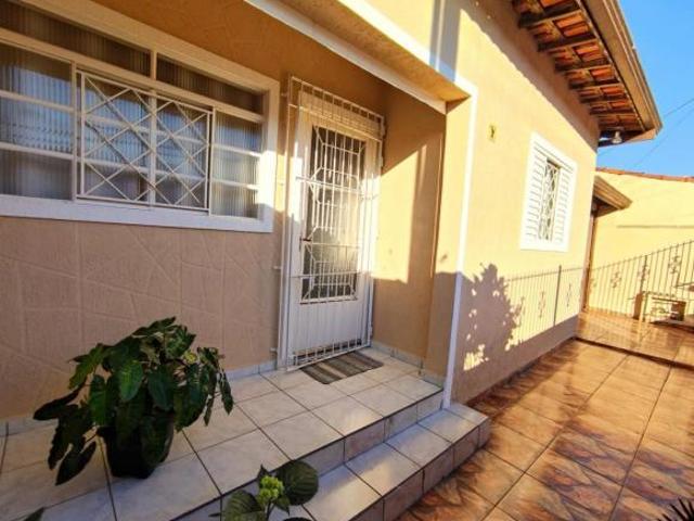Casa para Venda em Bragança Paulista, Parque Brasil, 3 dormitórios, 1 banheiro, 2 vagas