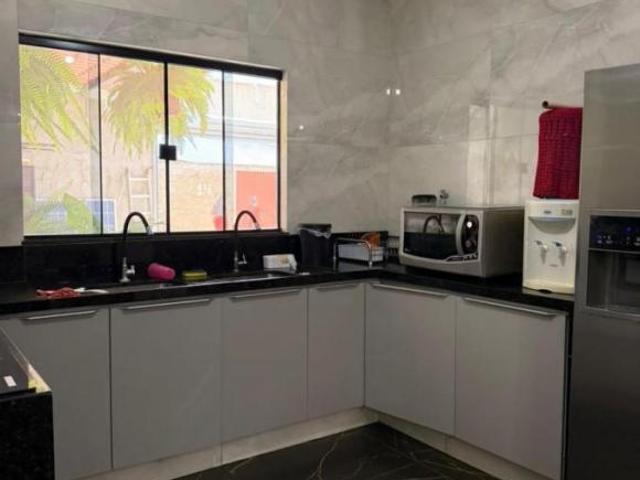 Casa para Venda em RA X Guará, Guará I, 3 dormitórios, 1 suíte, 2 banheiros, 4 vagas